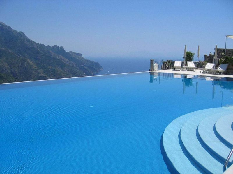Descubra la magia de una piscina infinita - Villsy