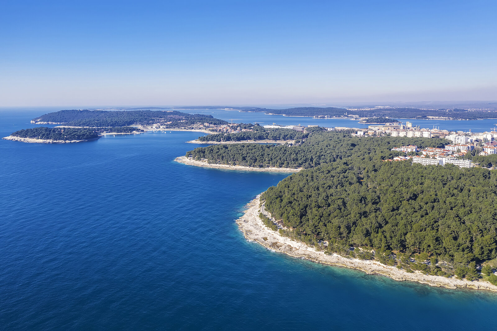 Pet-friedly Beaches in Pula | Where to Take Your Dog for a Splash?