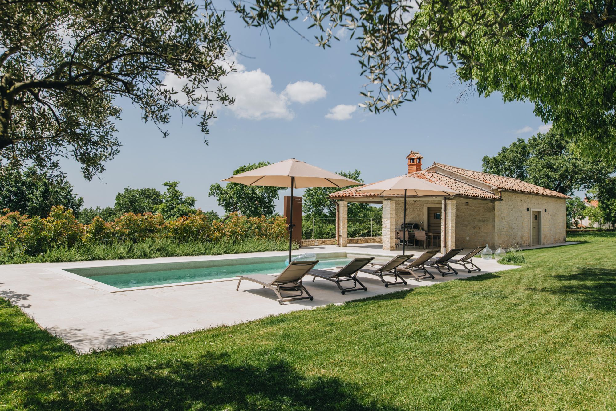 Romantyczne wille dla par | Małe wille z prywatnym basenem